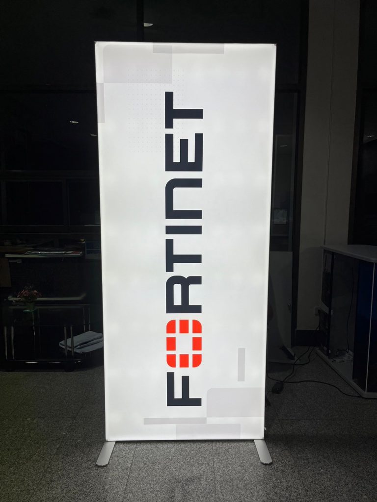 Banner SEG Lightbox 85x200 CM - Display GURU อุปกรณ์ออกบูธราคาขายส่ง ...