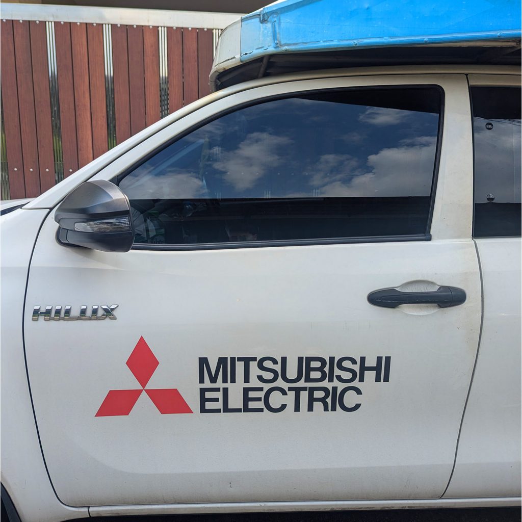 สติ๊กเกอร์ไดคัทติดรถ | Car Die Cut Stickers - Display GURU อุปกรณ์ออก ...